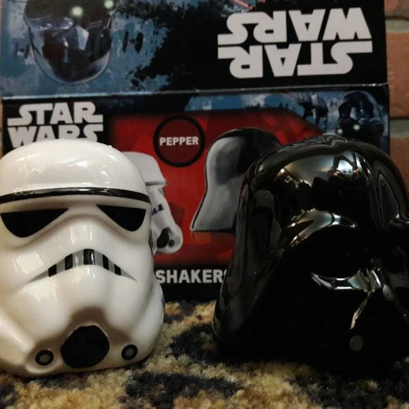 Disney | Kitchen | Star Wars Disney Ceramic Salt And Pepper Shakers ...